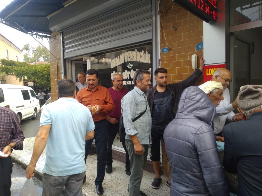 Özen Helva işletme sahibi İbrahim Aslan Sıcak Helvayı Geleneksel Hale ...
